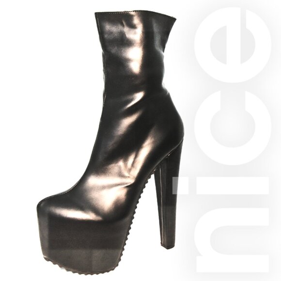 Tajna Club | Shoes | Tajna Club Tooth Sole Black Chucky Heel Boots ...